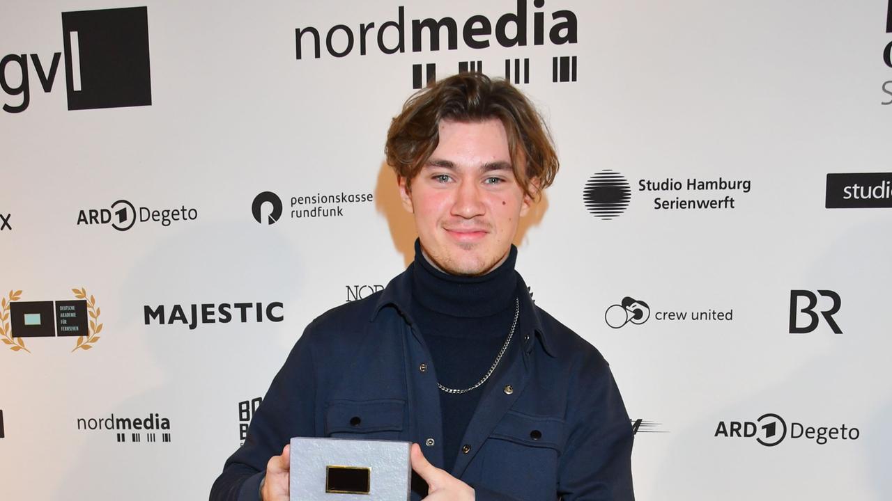 Schauspieler Alessandro Schuster in neuer skurriler Rolle