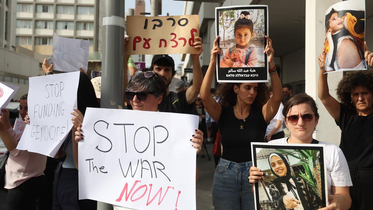 Proteste in Israel gegen Gaza-Krieg: Keine "Selbstverteidigung"