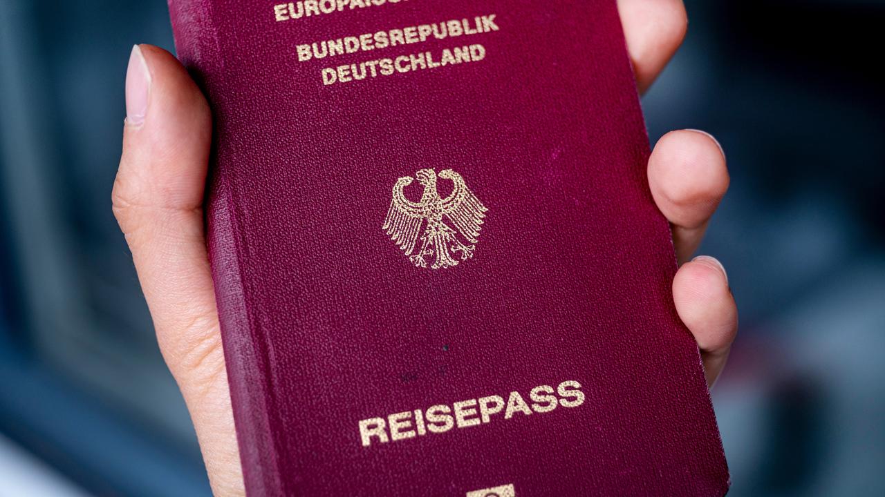 Reisepass beantragen: Warum die Auslieferung länger dauert