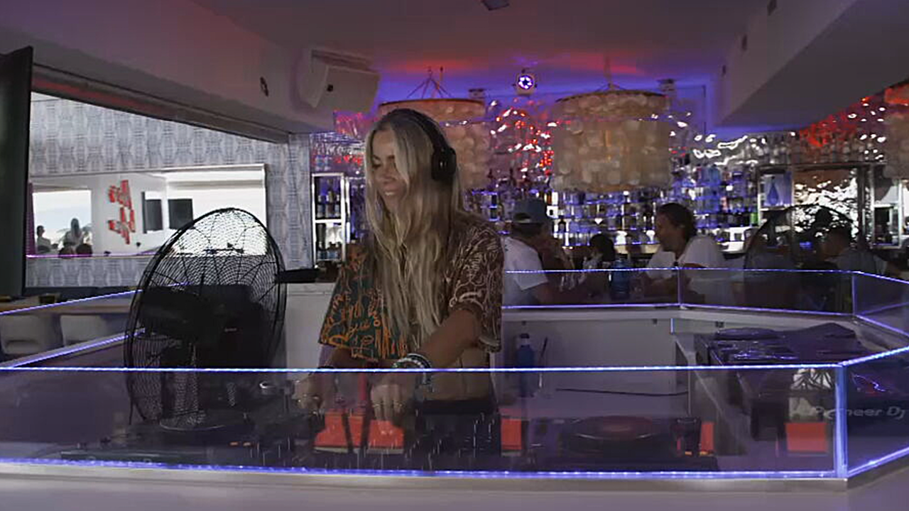 Ibiza: Anie erfüllt sich Traum als DJane "2elements"