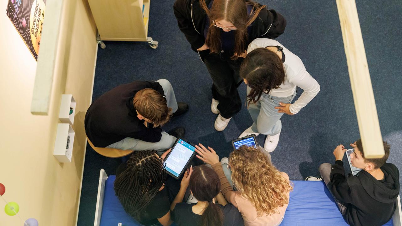 "Safer Internet Day": Im Escape Room Fake News entlarven