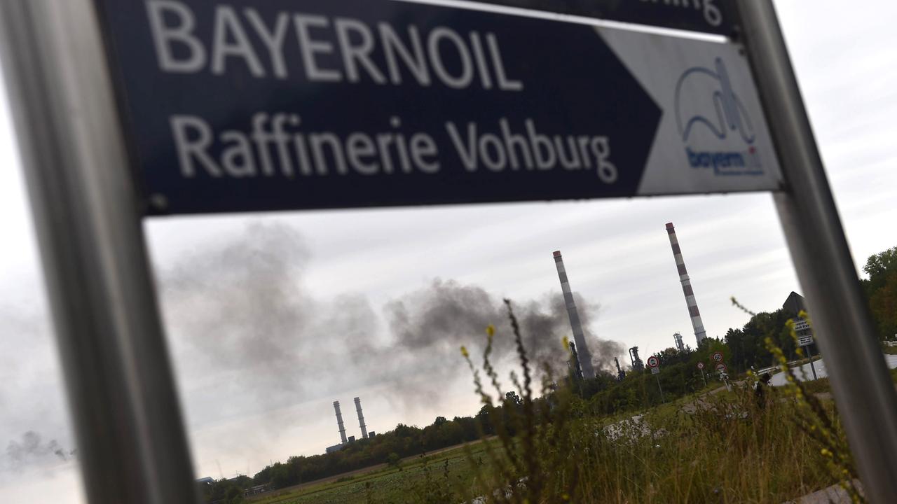 Acht Verletzte: Großbrand in Bayernoil-Raffinerie