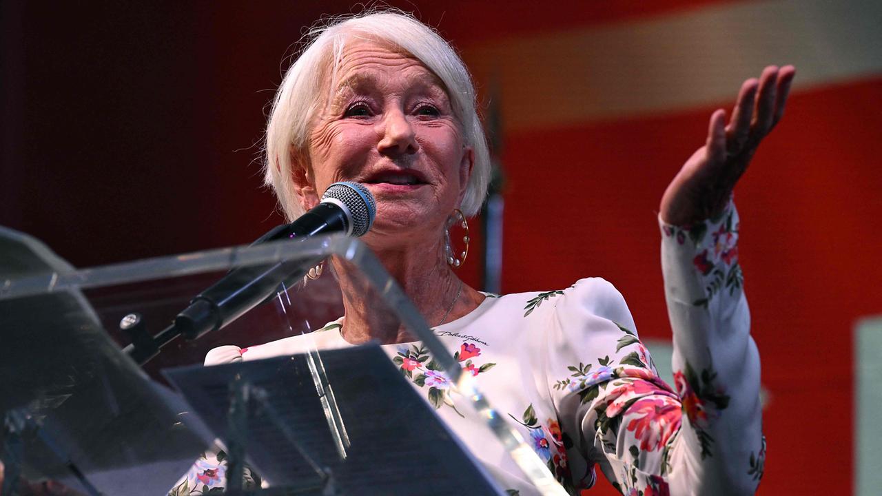 Helen Mirren stimmt Geburtstagsständchen für König Charles an