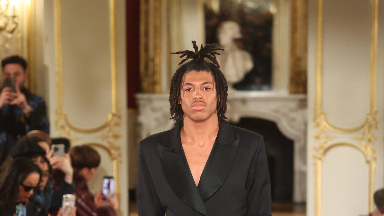 Henry Samuel – Model-Debüt auf Pariser Laufsteg in Haute Couture