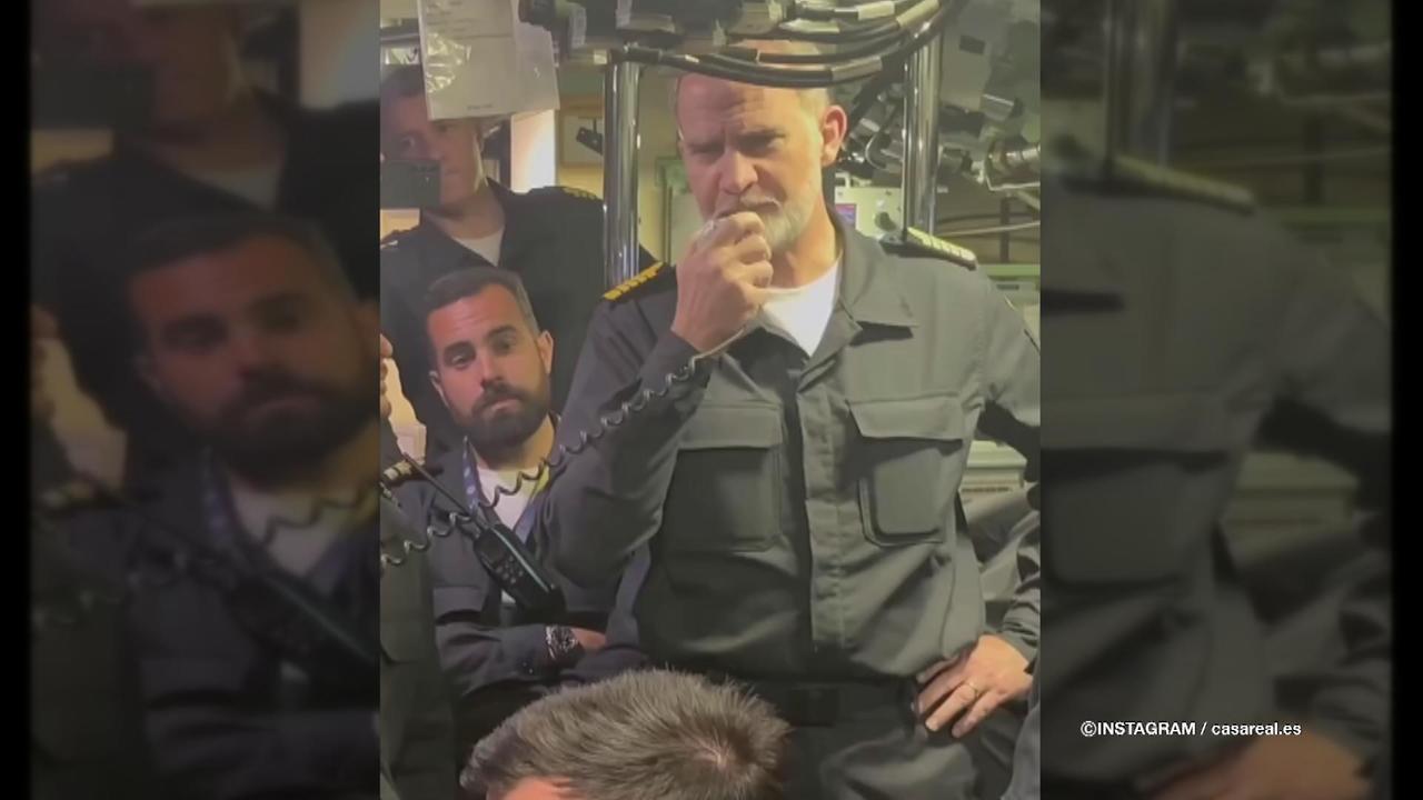 König Felipe VI. von Spanien fährt mit einem U-Boot