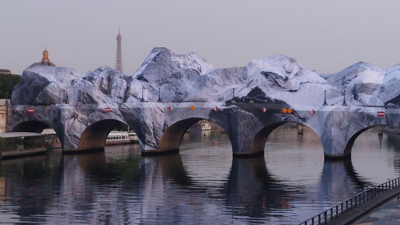 Paris: Kunstinstallation an der Pont Neuf