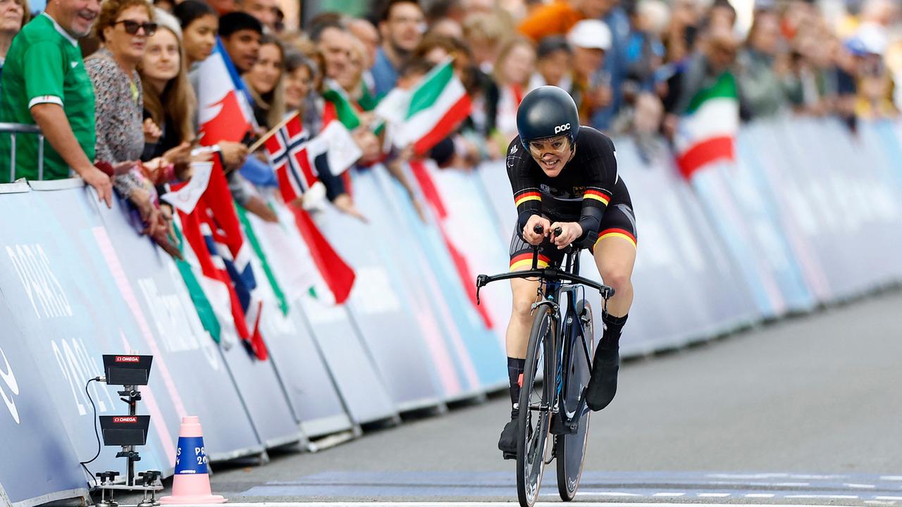 Paralympics 2024: Hausberger gewinnt Zeitfahr-Gold