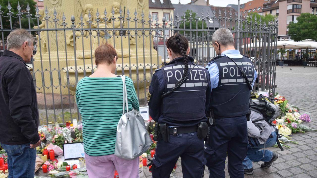 Wie der Mannheim-Angreifer im Netz gefeiert wird