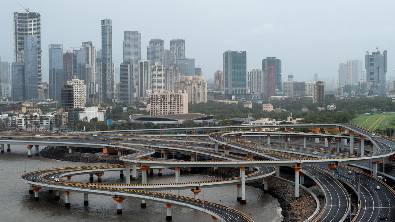 Mumbai, Indiens Megacity: Wo Slums auf Milliarden-Villen treffen