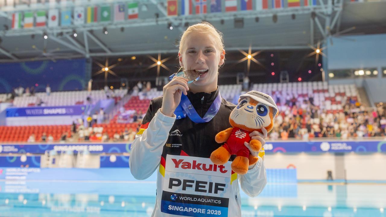 Schwimm-WM in Singapur: Pfeif staunt: Silber vom Turm!