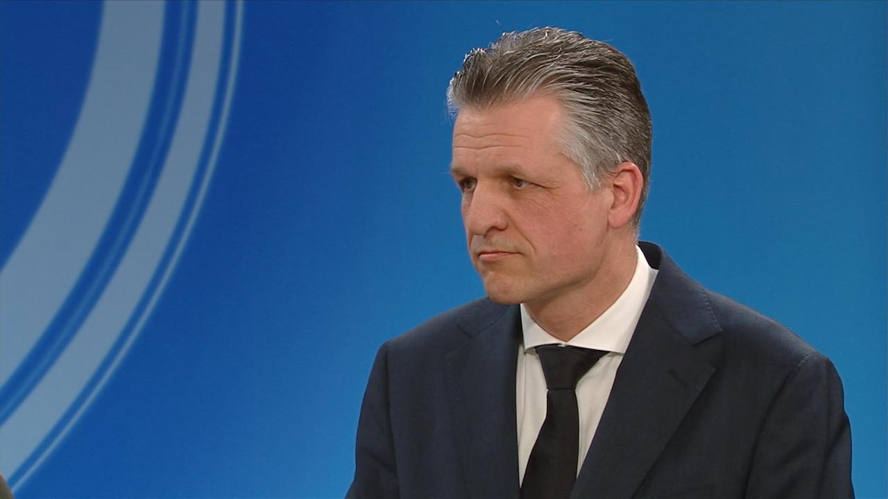 Frei: "Es ist ein enges Rennen"