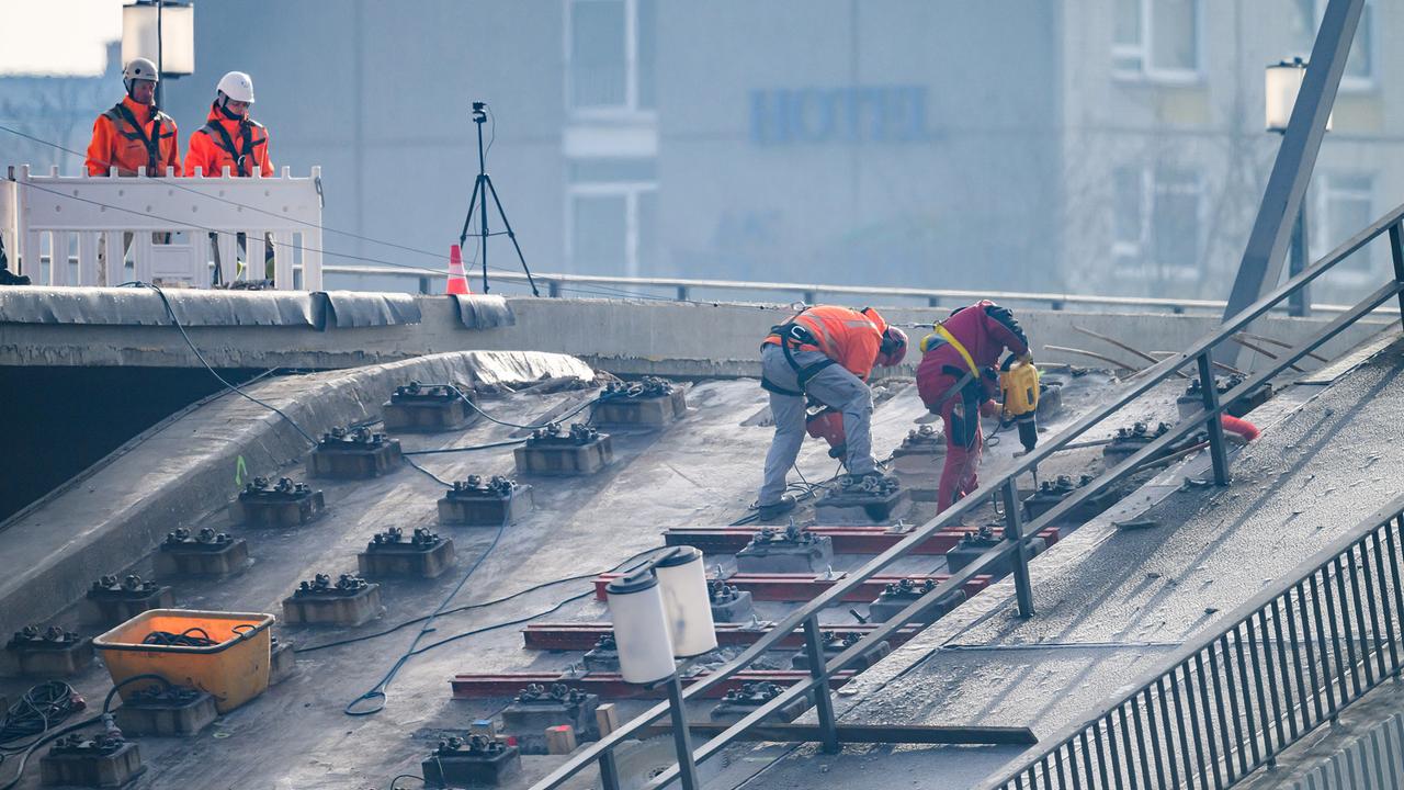 Institute senken Wachstumsprognose für 2025