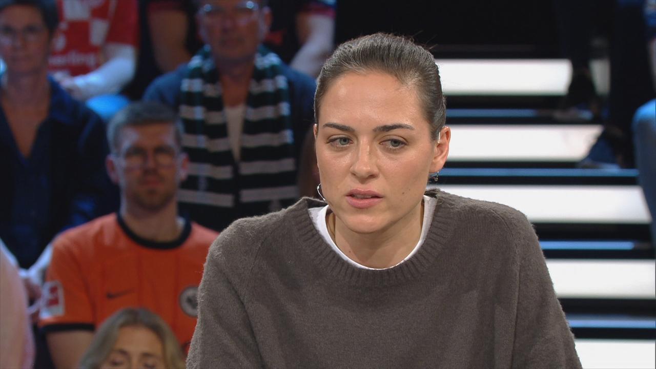 Trainerin Sabrina Wittmann im ZDF sportstudio: Allein unter Jungs