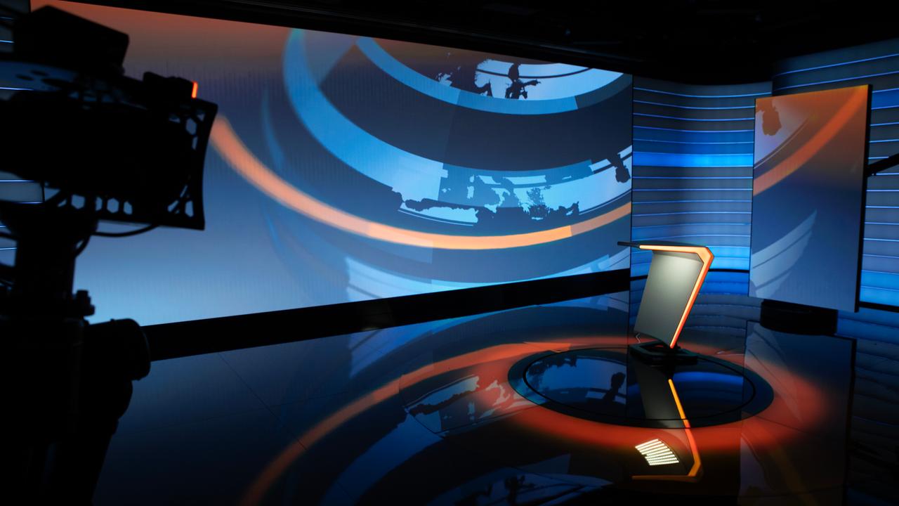 ZDFheute live sendet aus neuem Nachrichtenstudio
